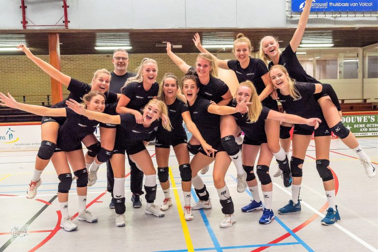 Winst Volco na heuse thriller | Vizier op volleybal