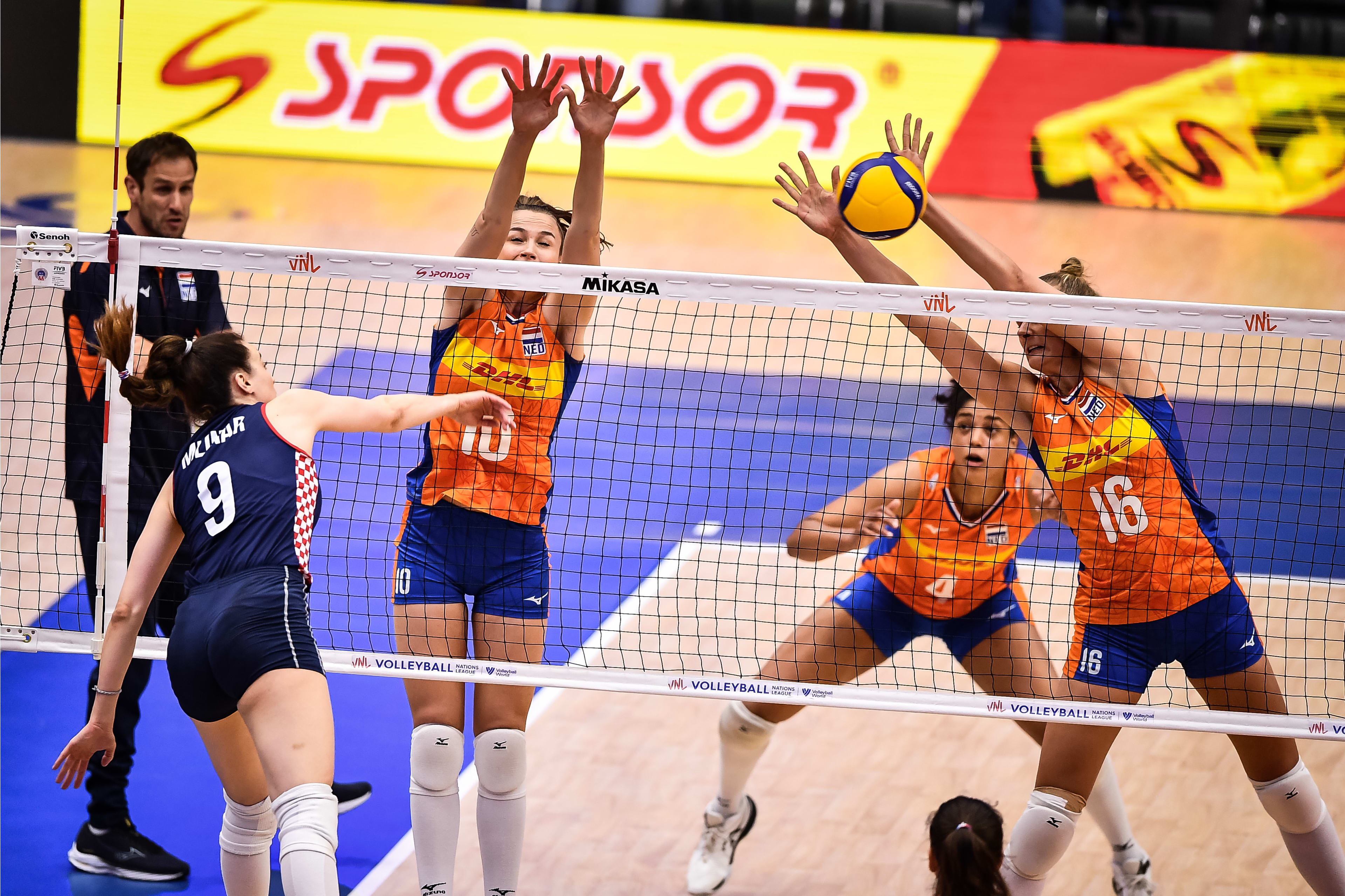 VNL-dames: Oranje snel klaar met Kroatië | Vizier op volleybal